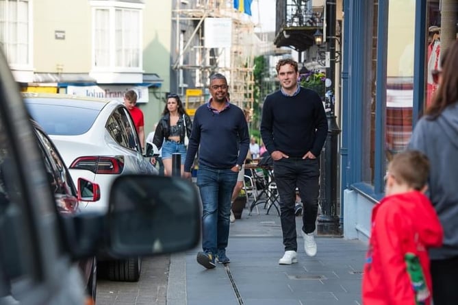 Wales’ First Minister hits the election campaign trial to sunny Tenby ...