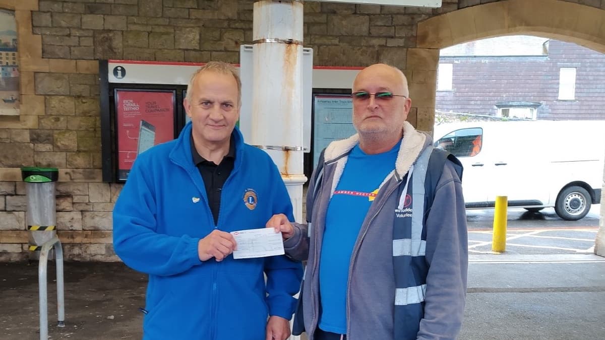 Lions boost to help brighten up Tenby Train Station | tenby-today.co.uk