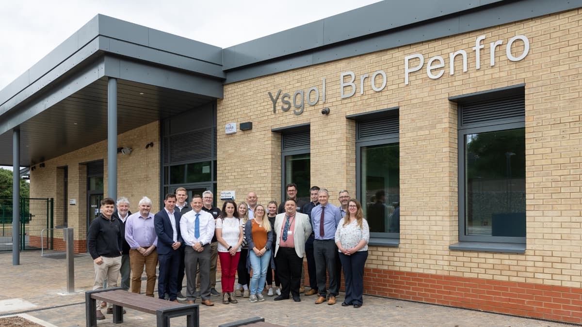 Successful handover of new Pembroke school | tenby-today.co.uk