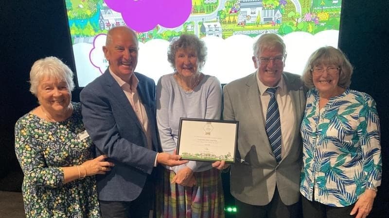 Saundersfoot proudly picks up ‘Silver Gilt’ at Britain In Bloom finals ...