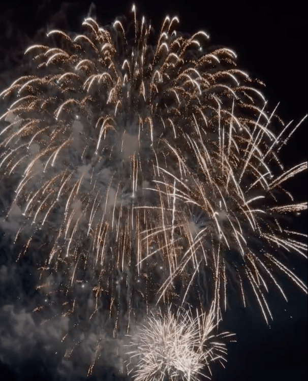 Breathtaking fireworks display by Milford Haven Round Table | tenby ...
