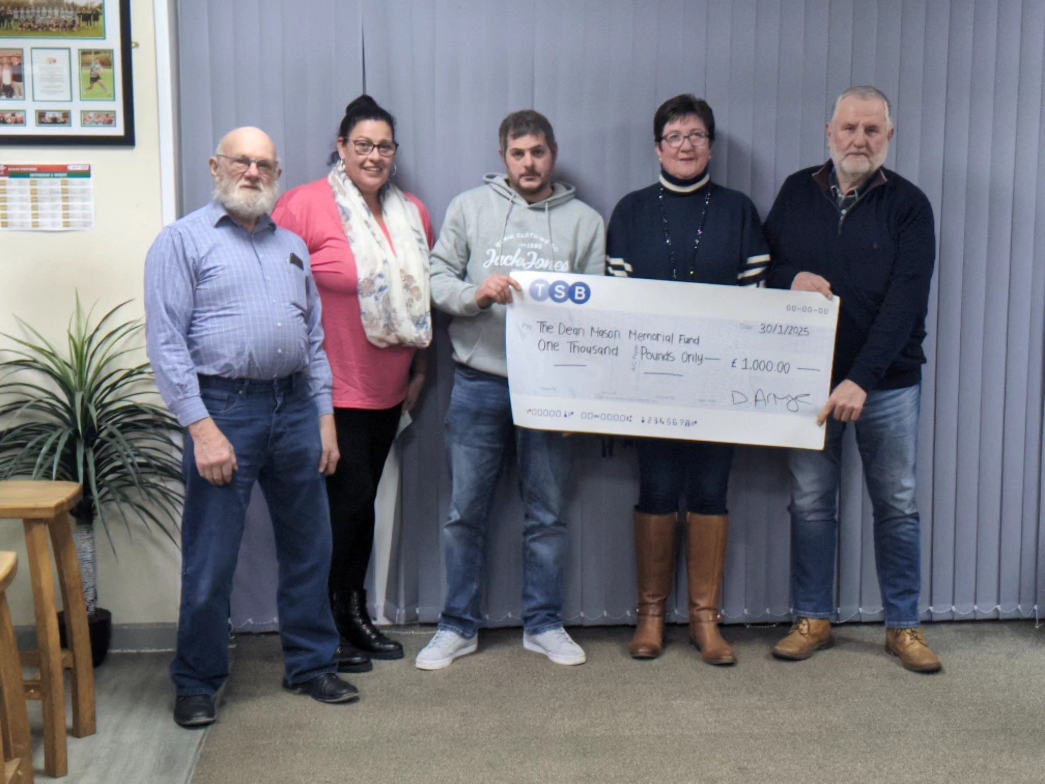Whitland Classic Motor Club presents £1,000 raised at County Run to CRY ...