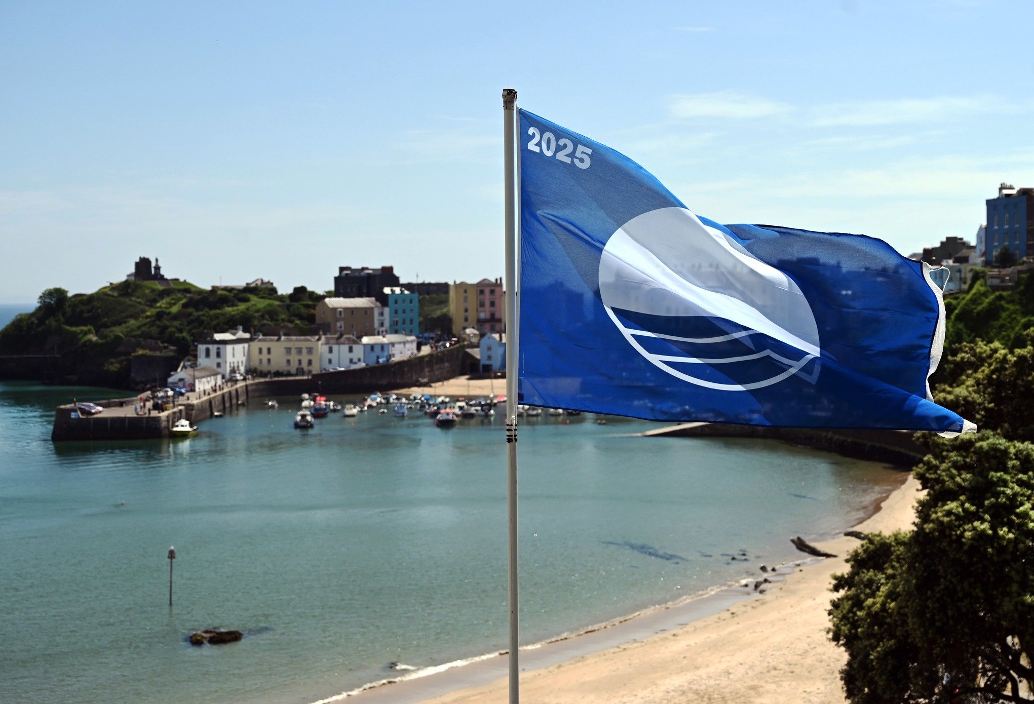 98% of Welsh bathing waters meet strict environmental standards | tenby ...