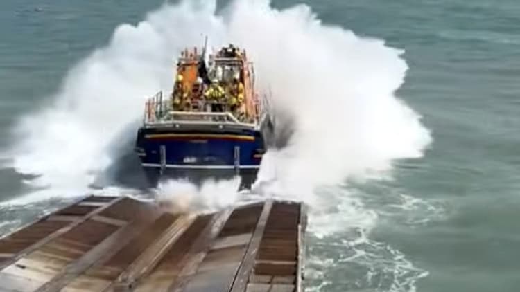 Tenby lifeboat crew responds to multiple incidents | tenby-today.co.uk