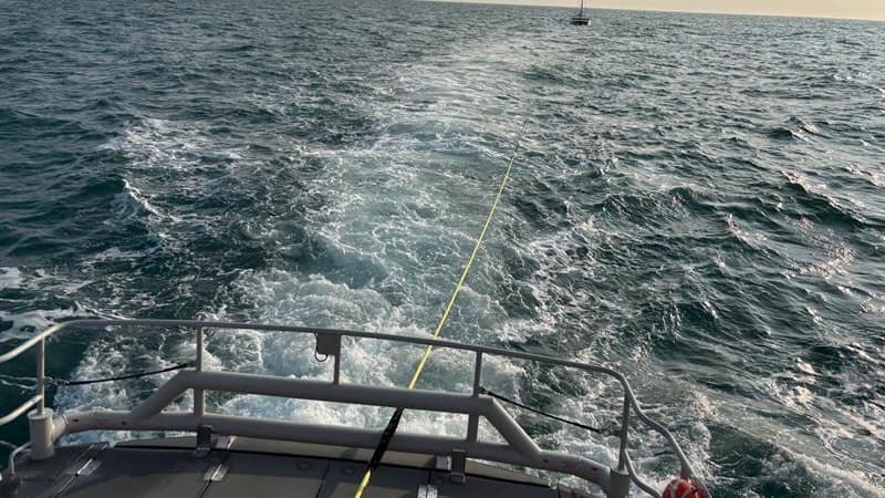 St Davids Lifeboat rescues catamaran amidst choppy seas | tenby-today.co.uk