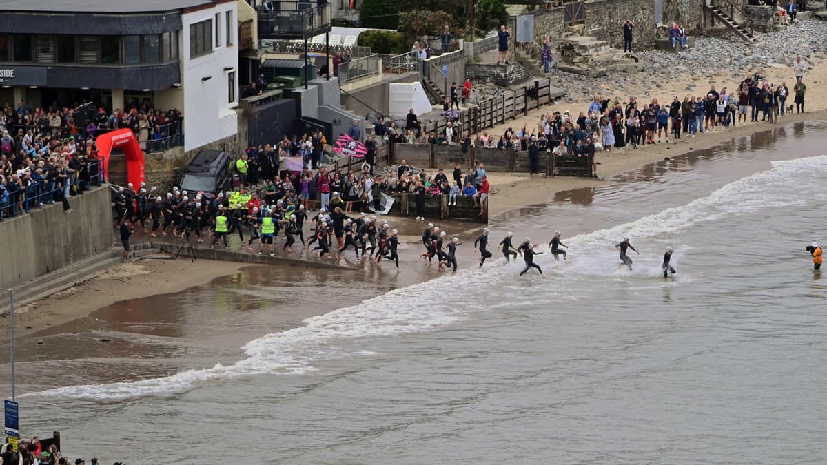 'Amazing' Saundersfoot Triathlon kicks off sporting weekend | tenby ...