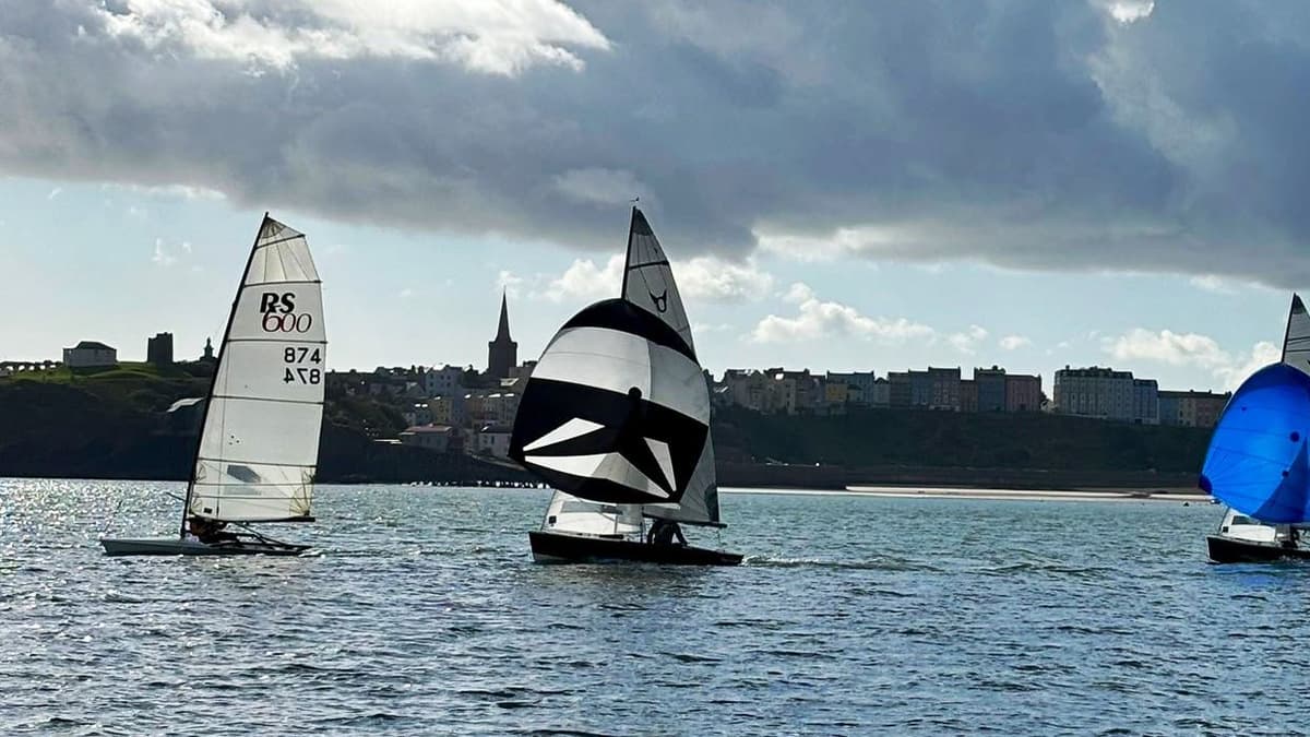Tenby Sailing Club's Exciting End-of-Season Dinghy Races | tenby-today ...