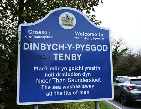 Tenby Town Council plans spruce-up of 'Welcome to Tenby' sign | tenby ...