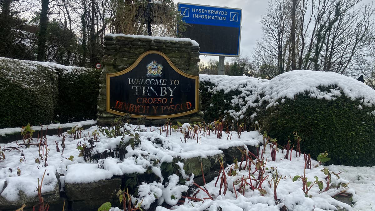 Tenby Town Council plans spruce-up of 'Welcome to Tenby' sign | tenby ...