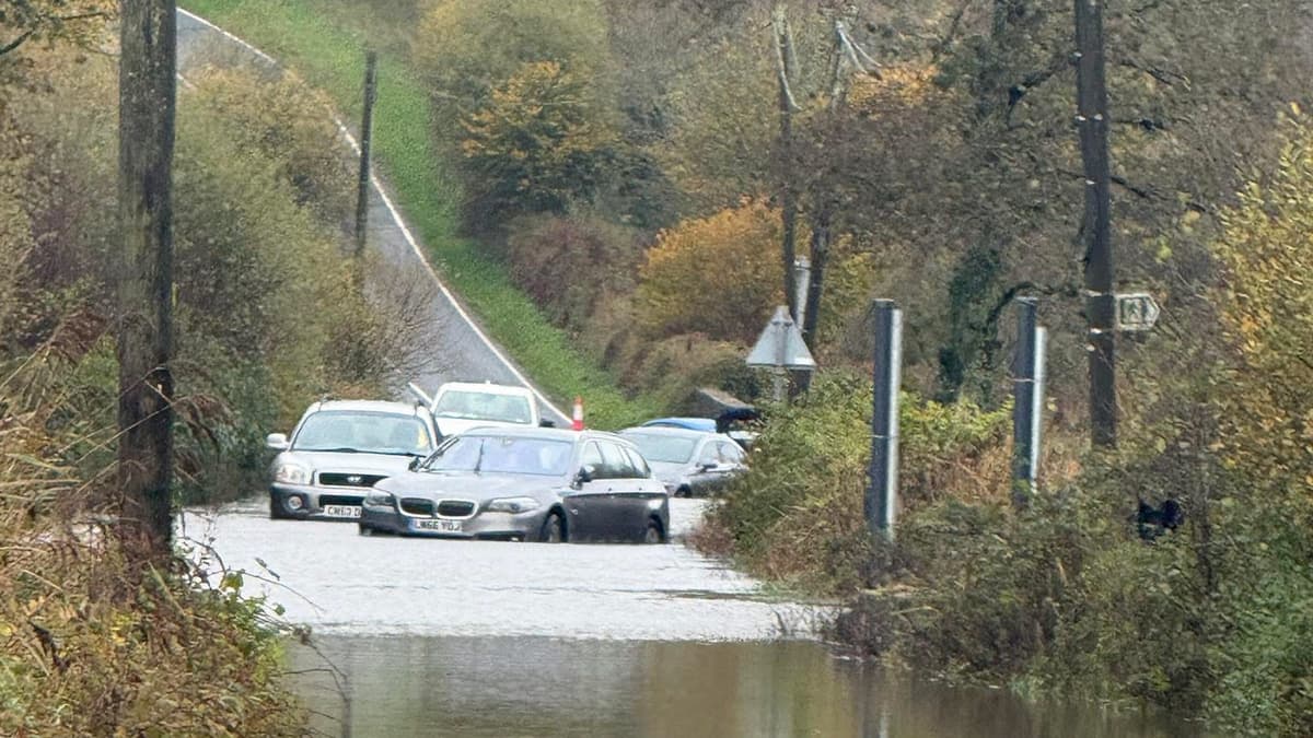 Flooding woes on Tenby's B4318 taken to Welsh Government for action ...