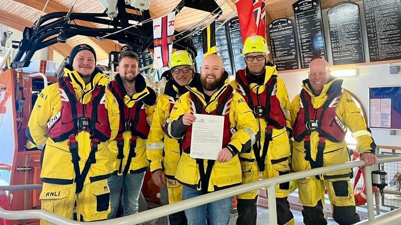 RNLI St Davids hailed for heroics saving sea kayakers | tenby-today.co.uk