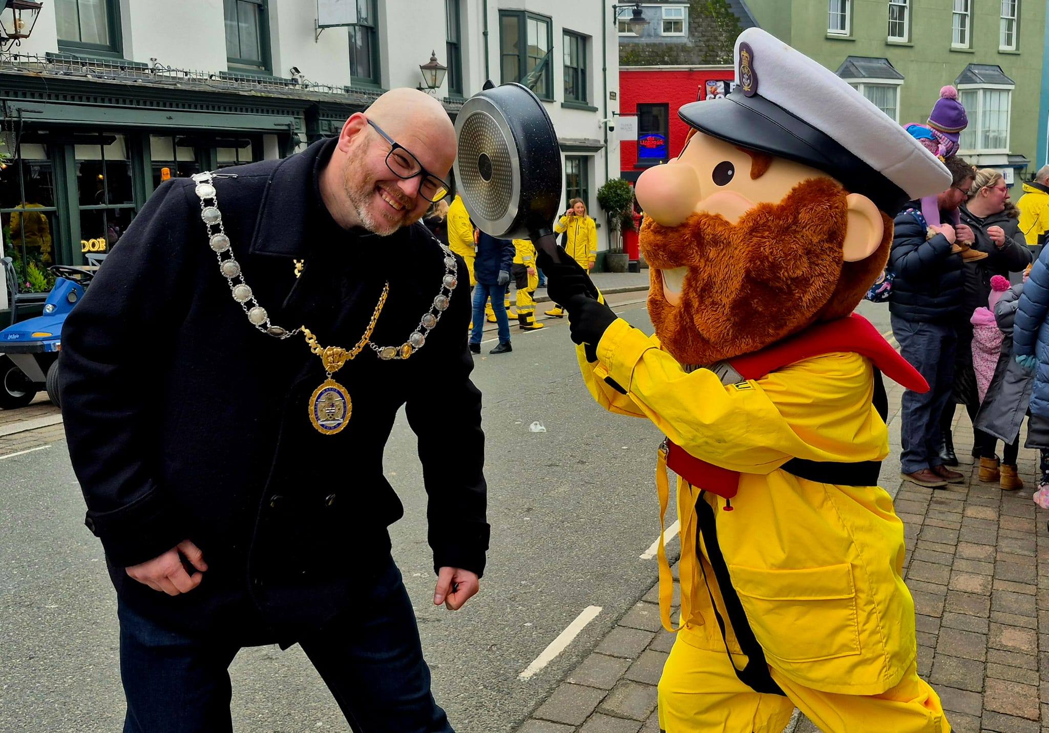 Record Crowd Attends Tenby RNLI Pancake Race in Tudor Square | tenby ...