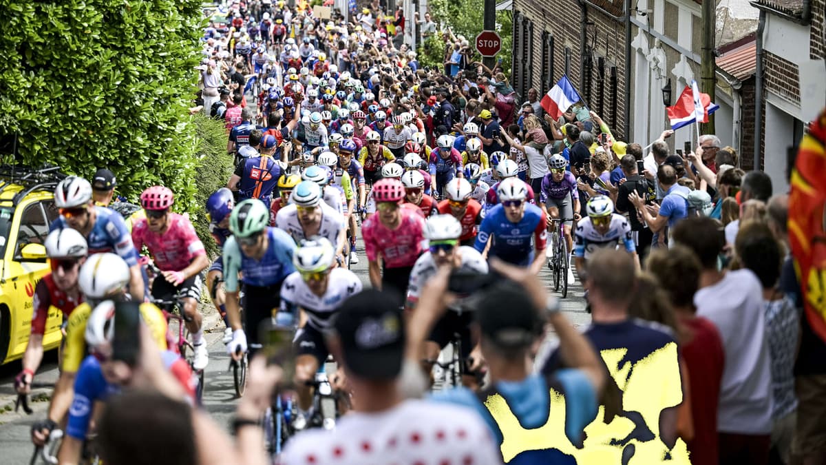 Applications open for Tour de France volunteer roles in Wales | tenby ...